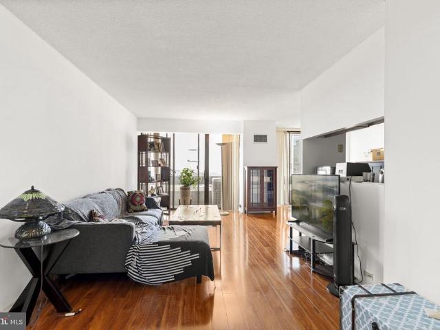 1326 42 Spruce Street # 2308