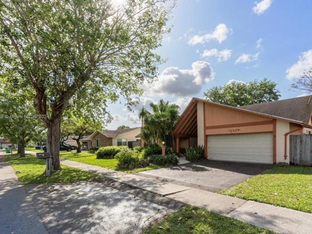 13270 SW 101st St, Miami, FL 33186