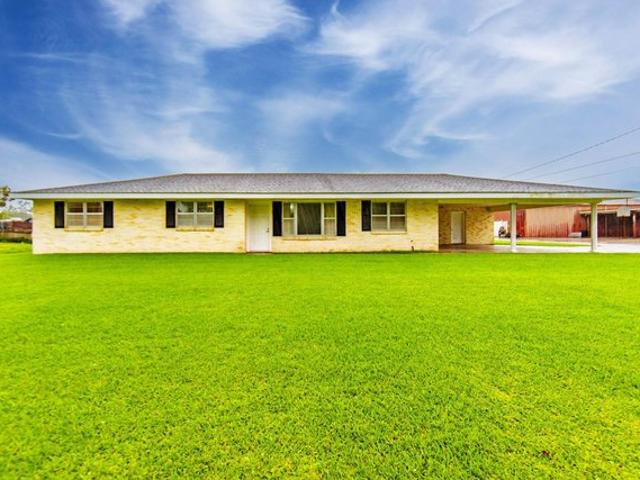 13272 Acorn St, Vacherie, LA 70090