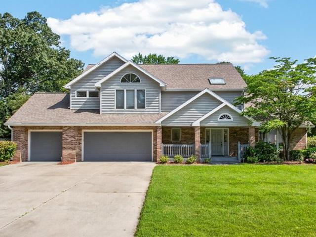 1327 Mulberry Ln, Saint Joseph, MI 49085