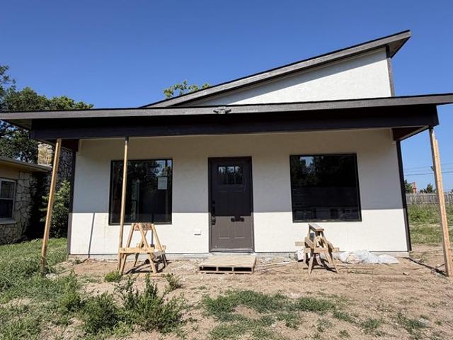 1327 N Holyoke Ave, Wichita, KS 67208