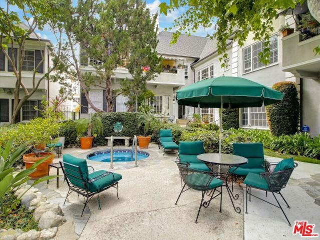 1327 N Hayworth Avenue