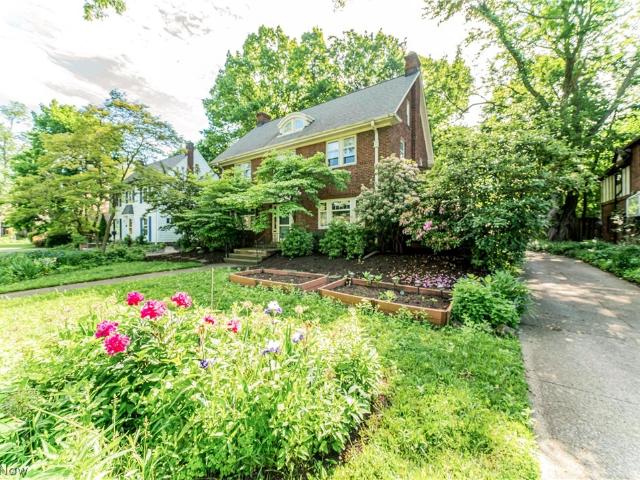1327 Oakridge Drive