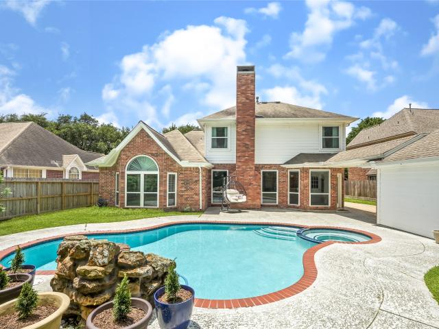 1327 Blackthorne Drive