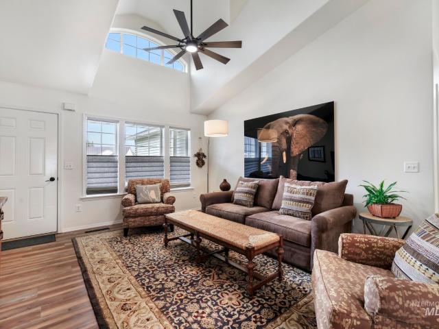 1327 Cody Ct