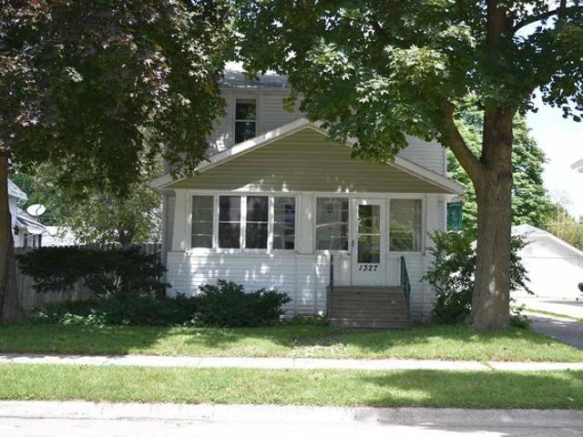 1327 Doty St, Green Bay, WI 54301