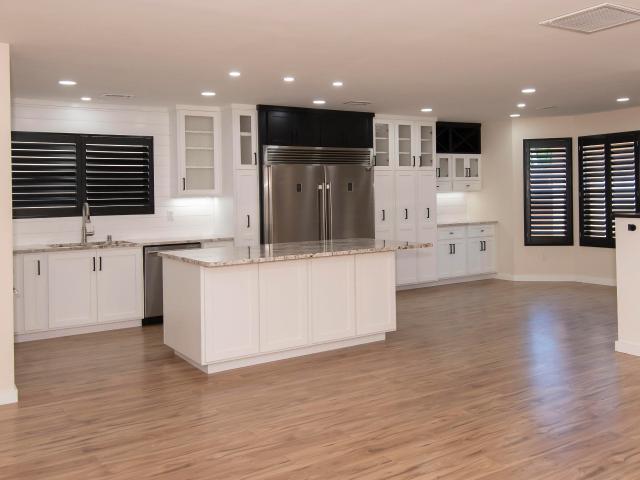 1327 El Segundo Avenue NE