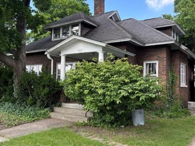 1327 Jefferson St, Muskegon, MI 49441