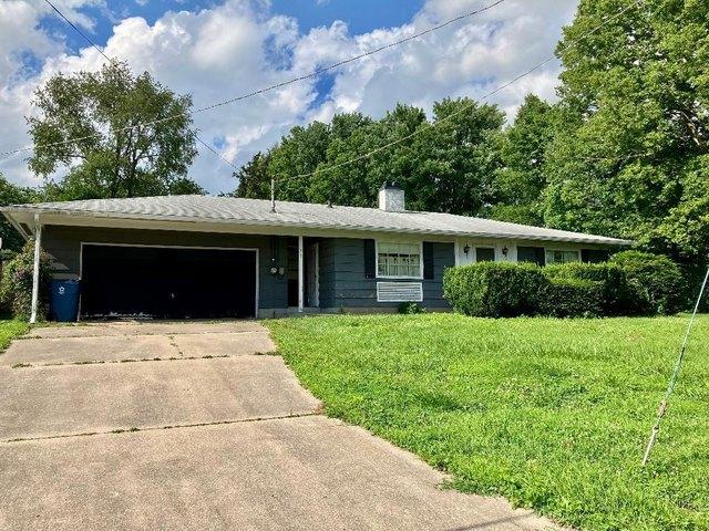 1327 Long St, Dixon, IL 61021