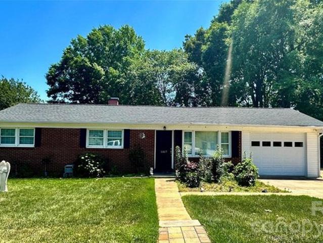 1327 Reid St, Statesville, NC 28677
