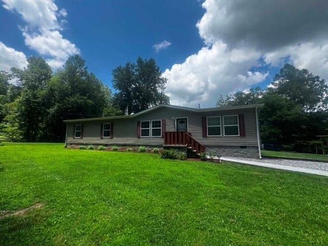 1327 Ridge Line Rd, Raccoon, KY 41557