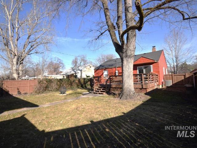 1327 S Leadville Ave