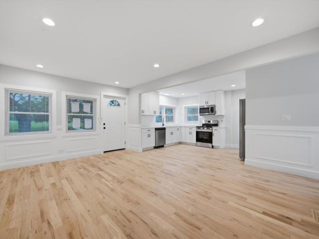 1327 S Wolf Road