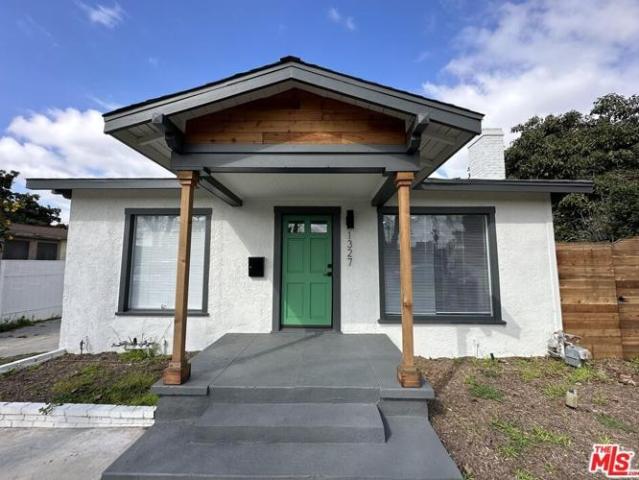 1327 W 60th Pl, Los Angeles, CA 90044