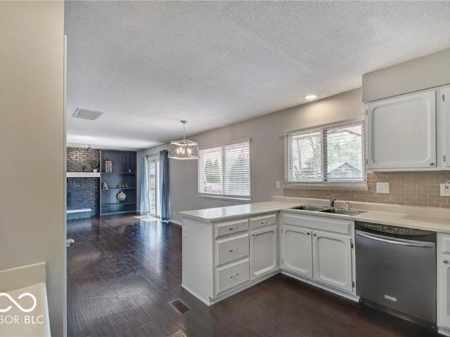 1327 Walston Court