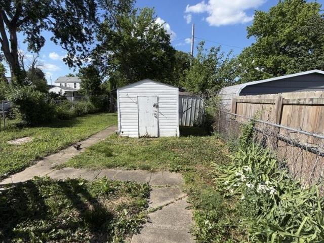 1327 Walter Ave