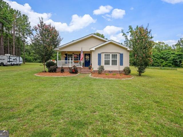 1327R L Roberts Rd, Pembroke, GA 31321