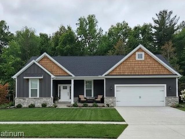 13283 Westwinds Dr, Fenton, MI 48451