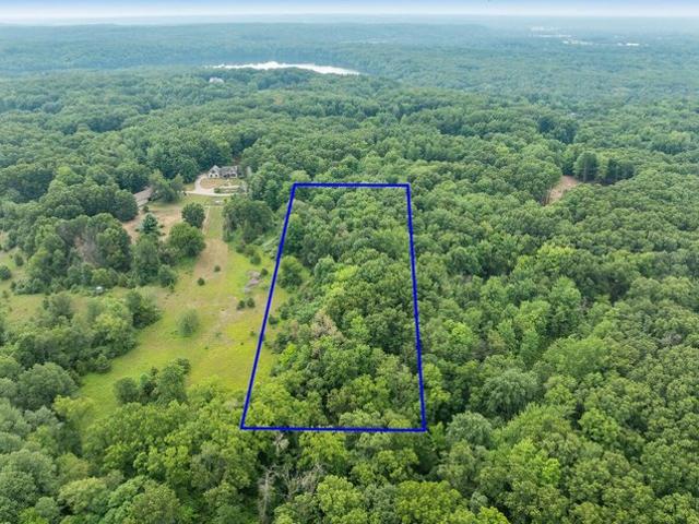 13283 Beckwith Dr NE, Lowell, MI 49331