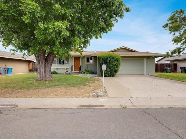 1328 Crest Dr, Yuba City, CA 95993