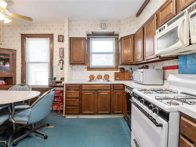 1328 E 35th Street