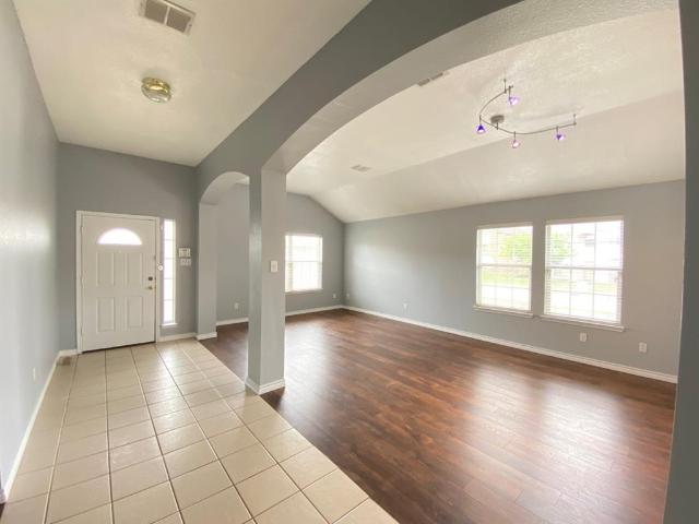 1328 Falcon Hollow