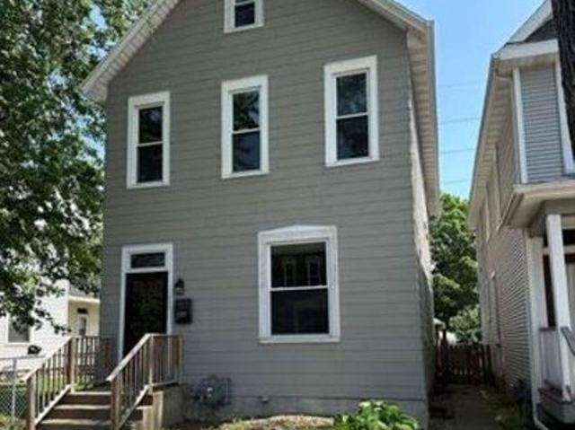 1328 Jackson St, Dubuque, IA 52001