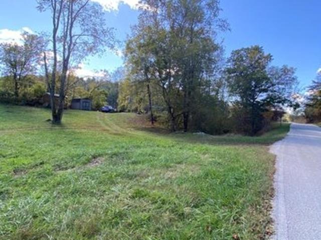 1328 KY 3033, Campton, KY 41301