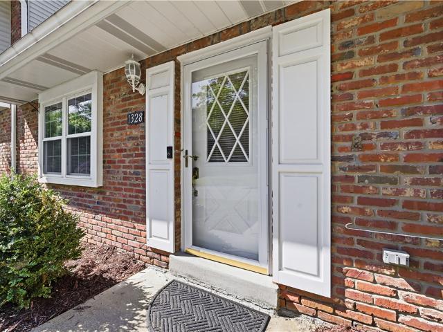 1328 Quail Run Cir