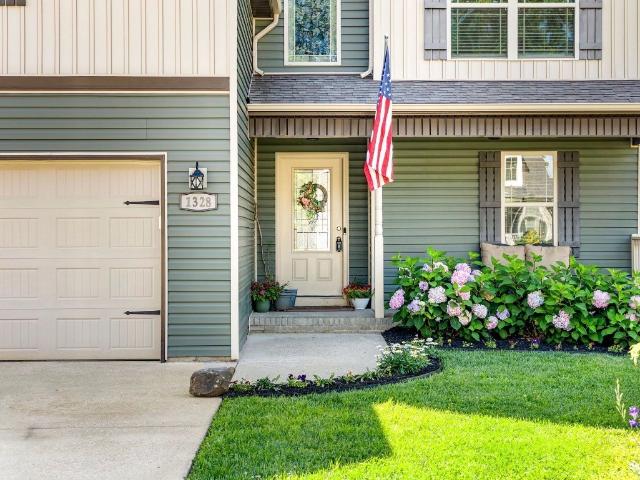 1328 Sussex Dr