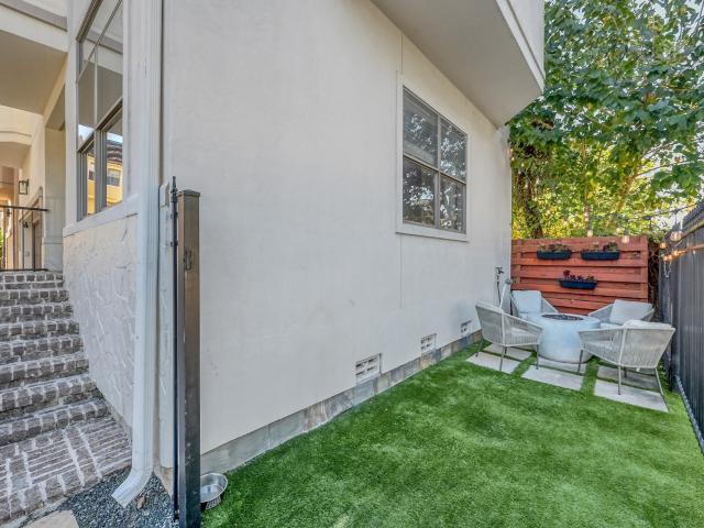 1328 W 23rd St, Unit A, Houston, TX 77008 | MLS #11283 | Compass