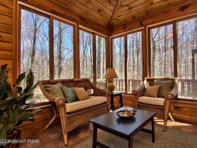 1328 Winding Way