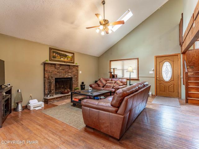 1328 Winding Way