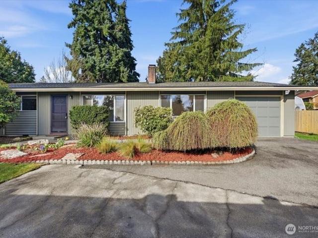 1329 N 183rd St, Shoreline, WA 98133
