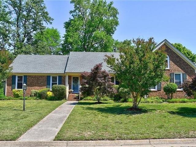 1329 Creekview Dr, Chesapeake, VA 23321