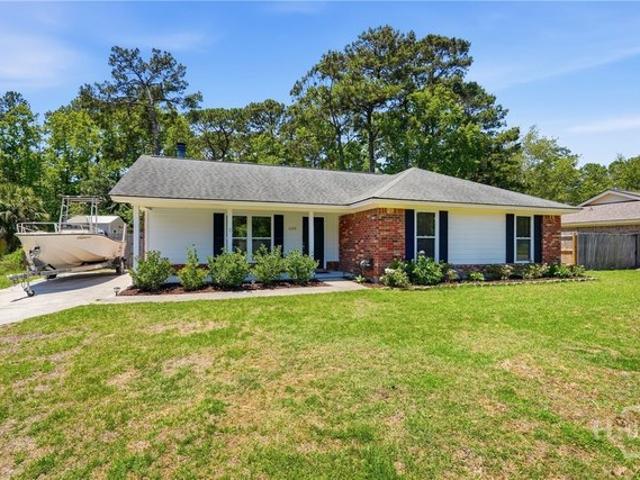 1329 Pine Ridge Dr, Savannah, GA 31406
