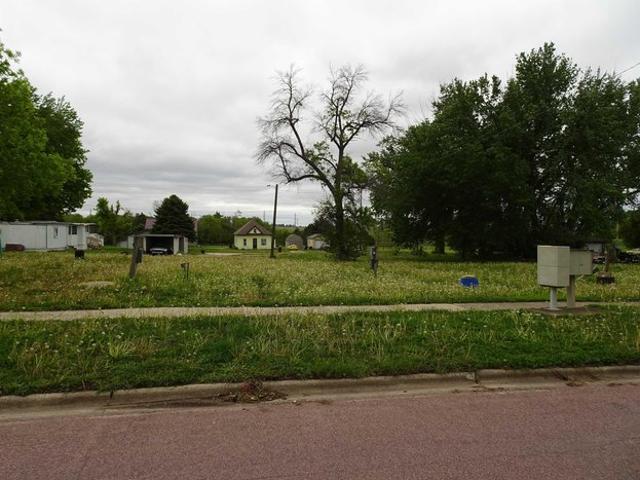 1329 S 3rd Ave, Sheldon, IA 51201