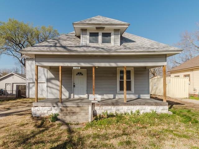 1329 S Pattie St, Wichita, KS 67211