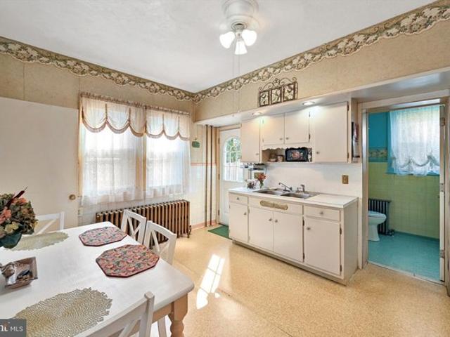 1329 W Market St, Pottsville, PA 17901