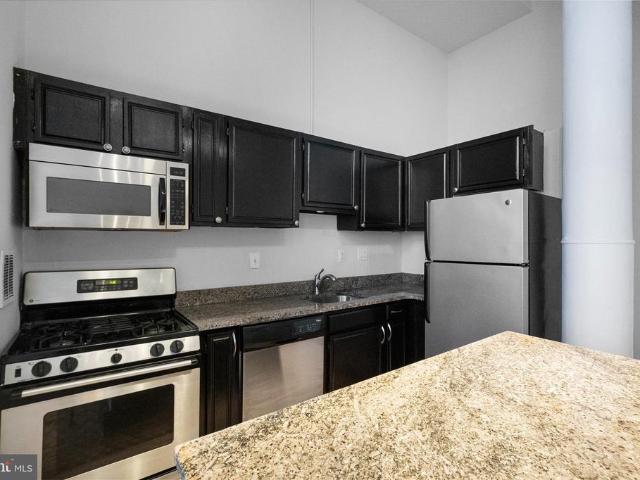 1329 39 Lombard Street # 300