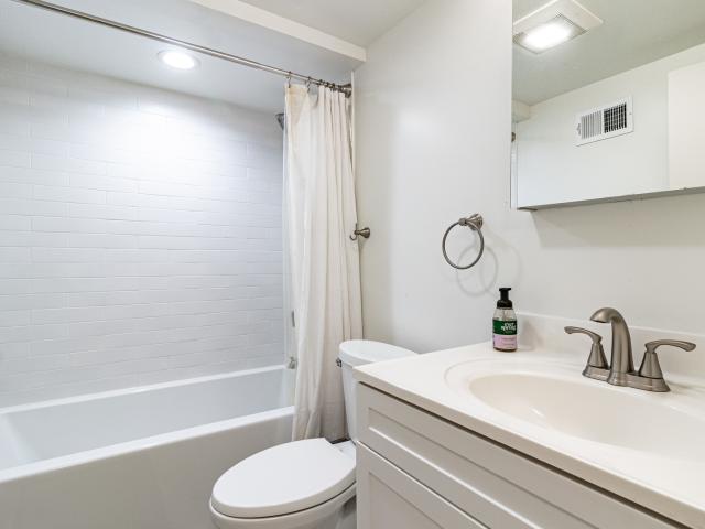 13200 W Heiden Cir, Unit 2111, Lake Bluff, IL 60044 | MLS #12703