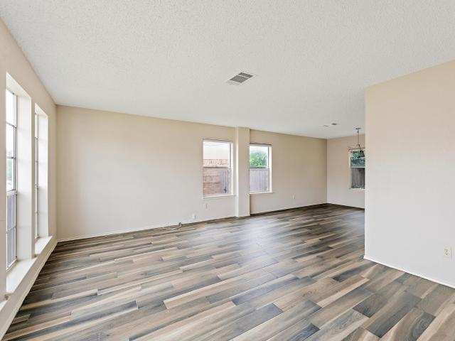 13202 Amasia Dr