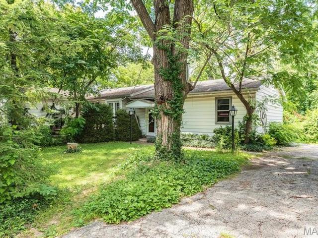 13204 Tablerock Dr, Saint Louis, MO 63122