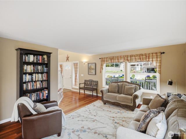 13204 th Street E