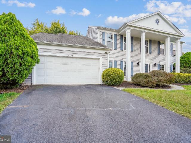 13205 Pleasant Glen Ct, Herndon, VA 20171 | MLS #VAFX2301 | Compass