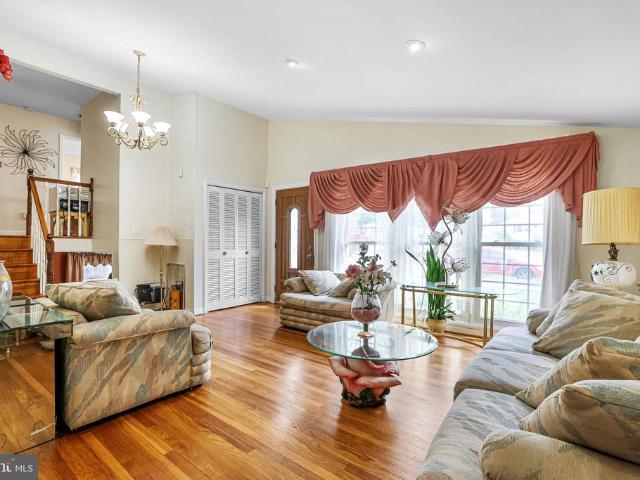 13206 May Court