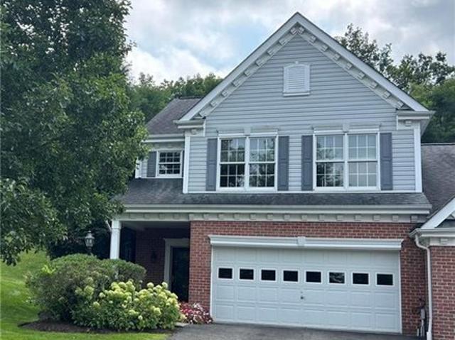 1320 Maplewood Cir, Washington, PA 15301