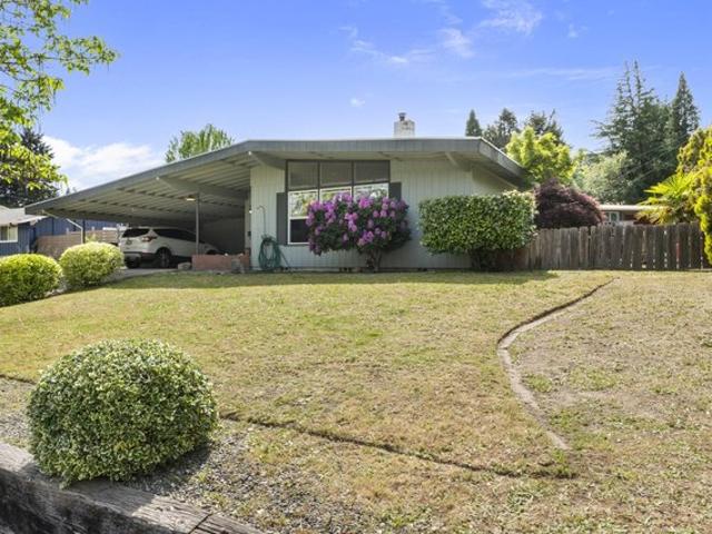 1320 NW Prospect Ave, Grants Pass, OR 97526