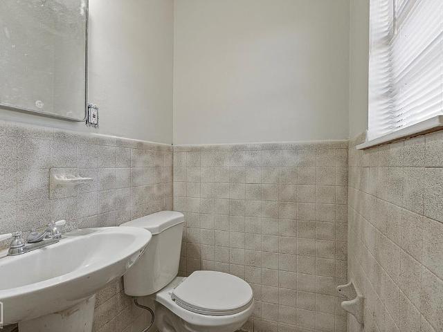 1320 N Lee Circle