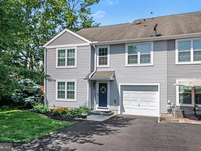 1320 N West St, Carlisle, PA 17013